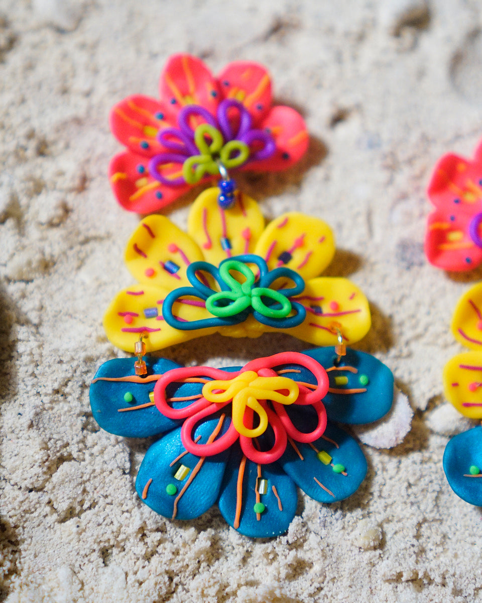 Bulaklak Fiesta in Neon Isla – Tropik Beatnik